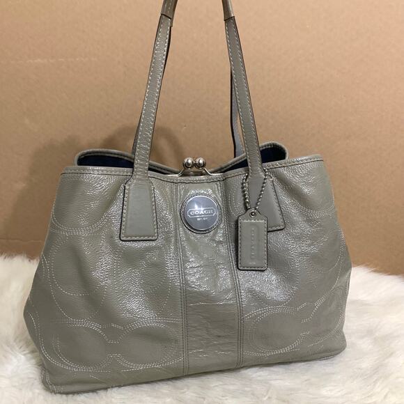 Coach | Bags | Coach Gray Patent Leather Signature Stitched Kiss Lock ...